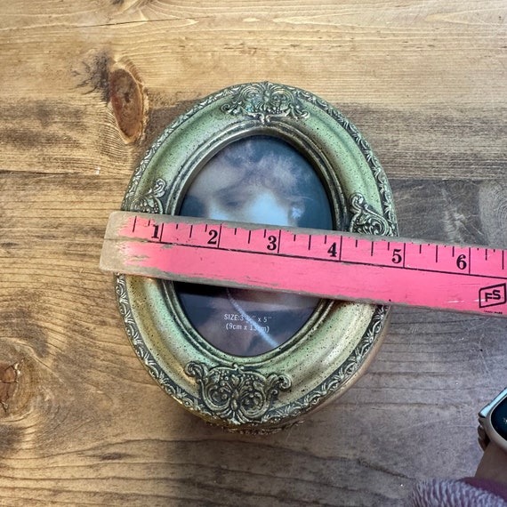 Vintage Gold Ornate Trinket Box with Photo Frame - Gem