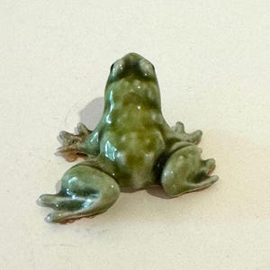 Vintage Miniature Green Ceramic Frog - Etsy