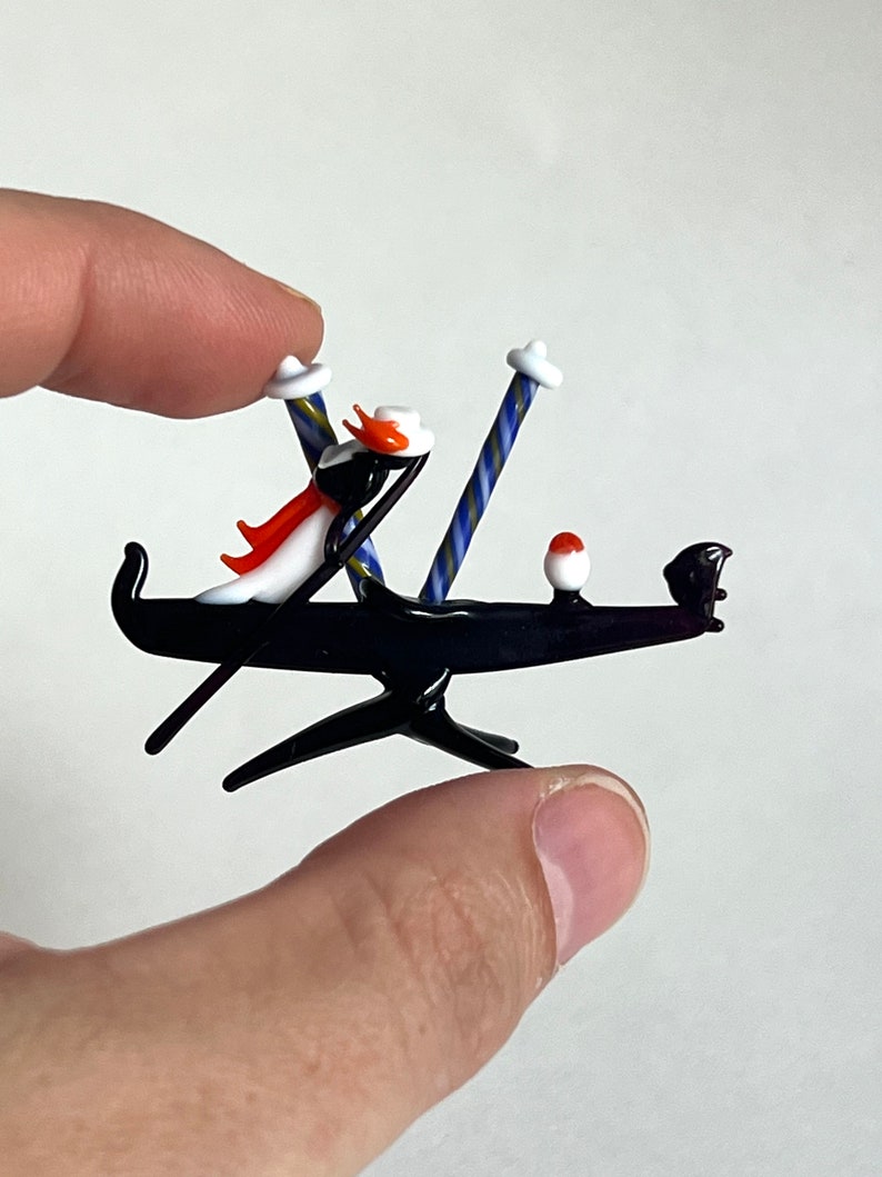 Vintage Murano Glass Art Gondola & Gondolier Miniature Sculpture ...