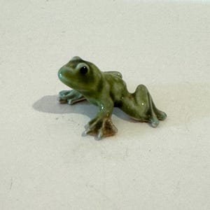 Vintage Miniature Green Ceramic Frog - Etsy