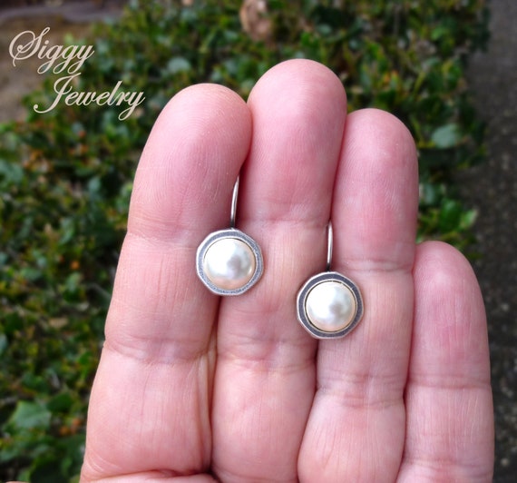 Pearl earrings silver setting store