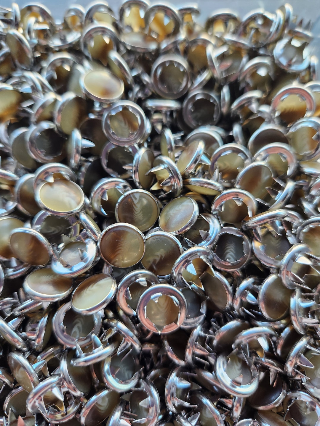 Wholesale Latte Swirl Pearl Snaps, Bulk Set of 100, Marble Pearl Snap ...