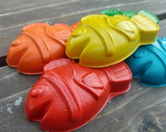 Fish crayons set of 10 Fish Party Favors Classroom Favors | Etsy