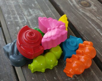 Skeleton Halloween Crayons Set of 15 Skull Crayons