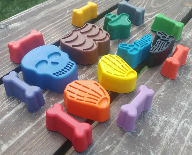 Skeleton Halloween Crayons Set of 15 Skull Crayons | Etsy
