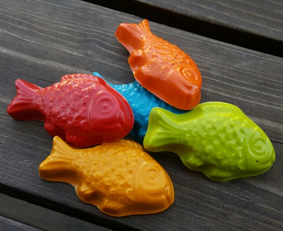 Fish crayons set of 20 - Fish Party Favors - Fish Birthday Party Favors ...