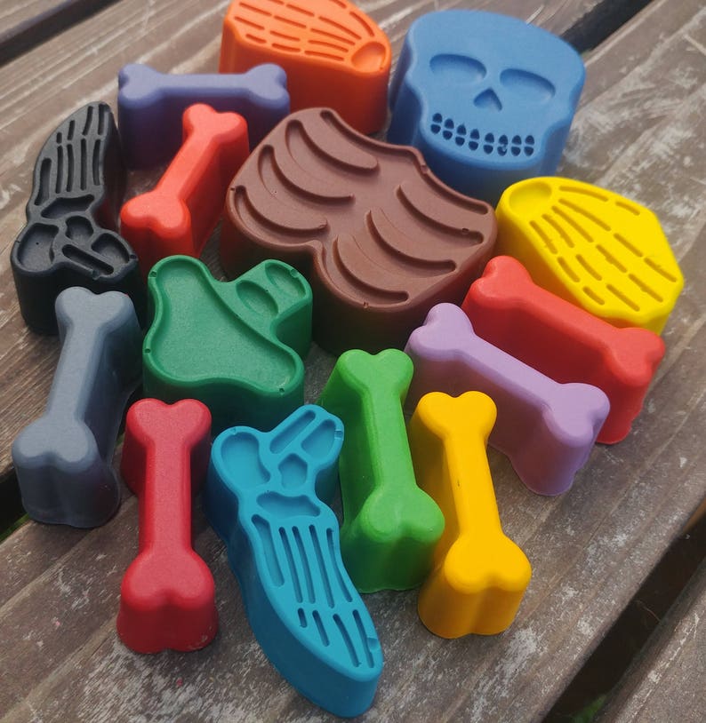 Skeleton Halloween Crayons Set of 15 Skull Crayons | Etsy