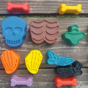 Skeleton Halloween Crayons Set of 15 Skull Crayons Skeleton Crayons ...