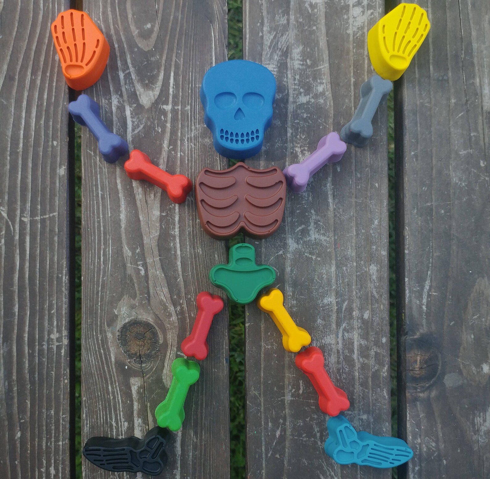 Skeleton Halloween Crayons Set of 15 Skull Crayons | Etsy