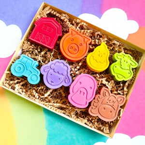 Barnyard Crayons - Farm Party Favors - Farm Gifts for Kids - Kids ...