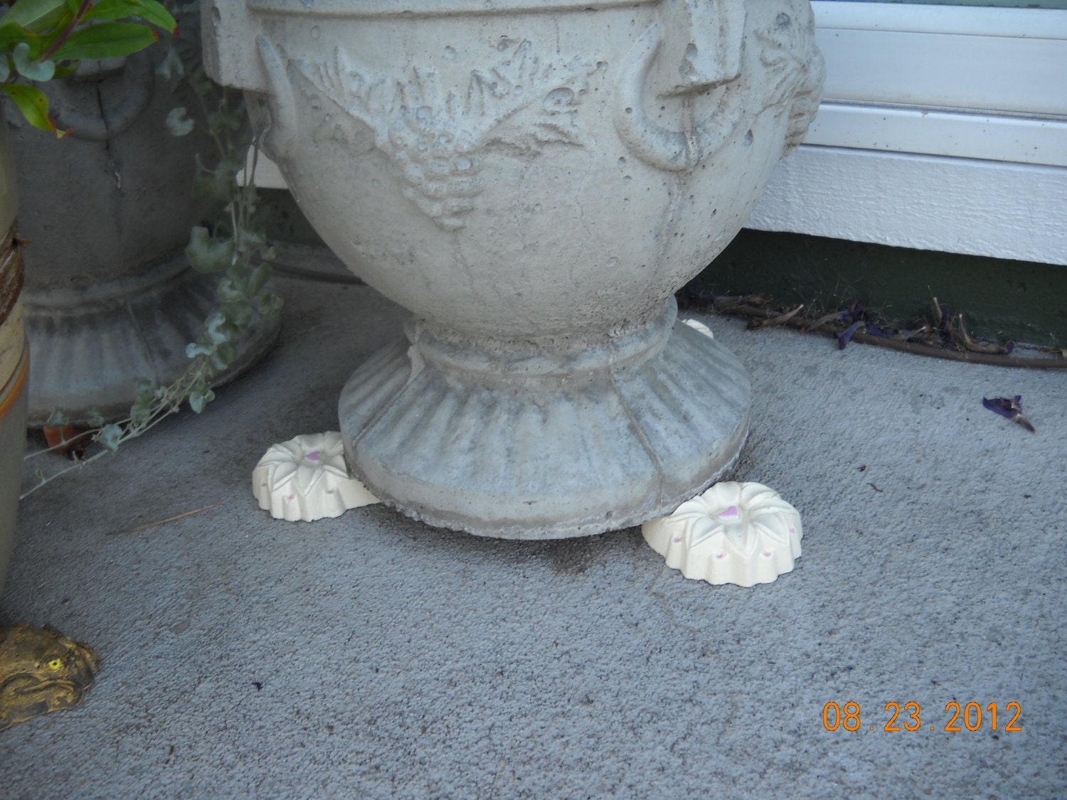 Ivory Flower Concrete Planter Feet With Pink Heart Patio - Etsy Canada