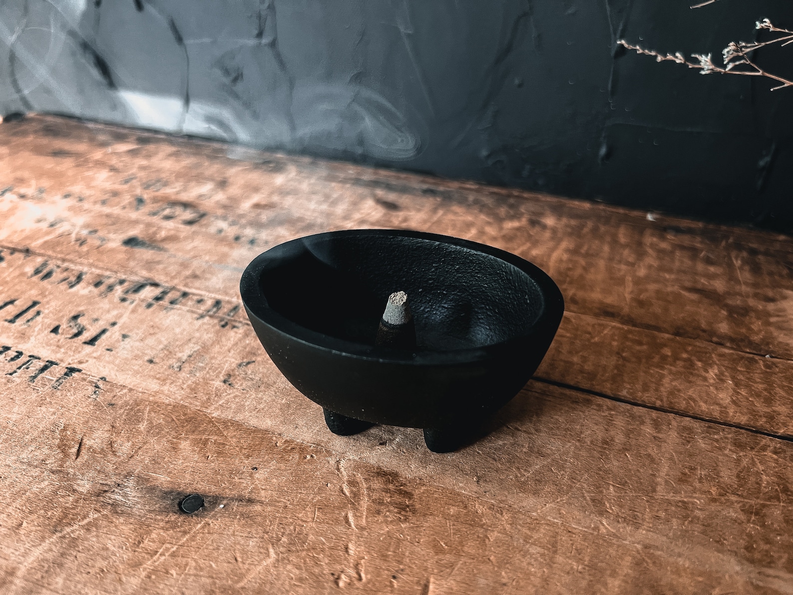 Small Black Cast Iron Incense Cauldron – Witchy Altar Decor - Etsy