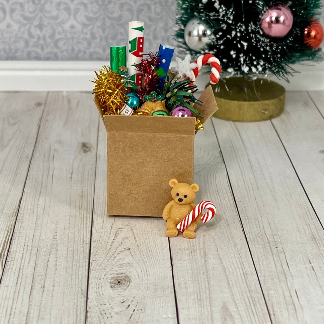 Christmas Decorations Box, Dollhouse Miniatures 1:12 Scale, Mini Bear ...