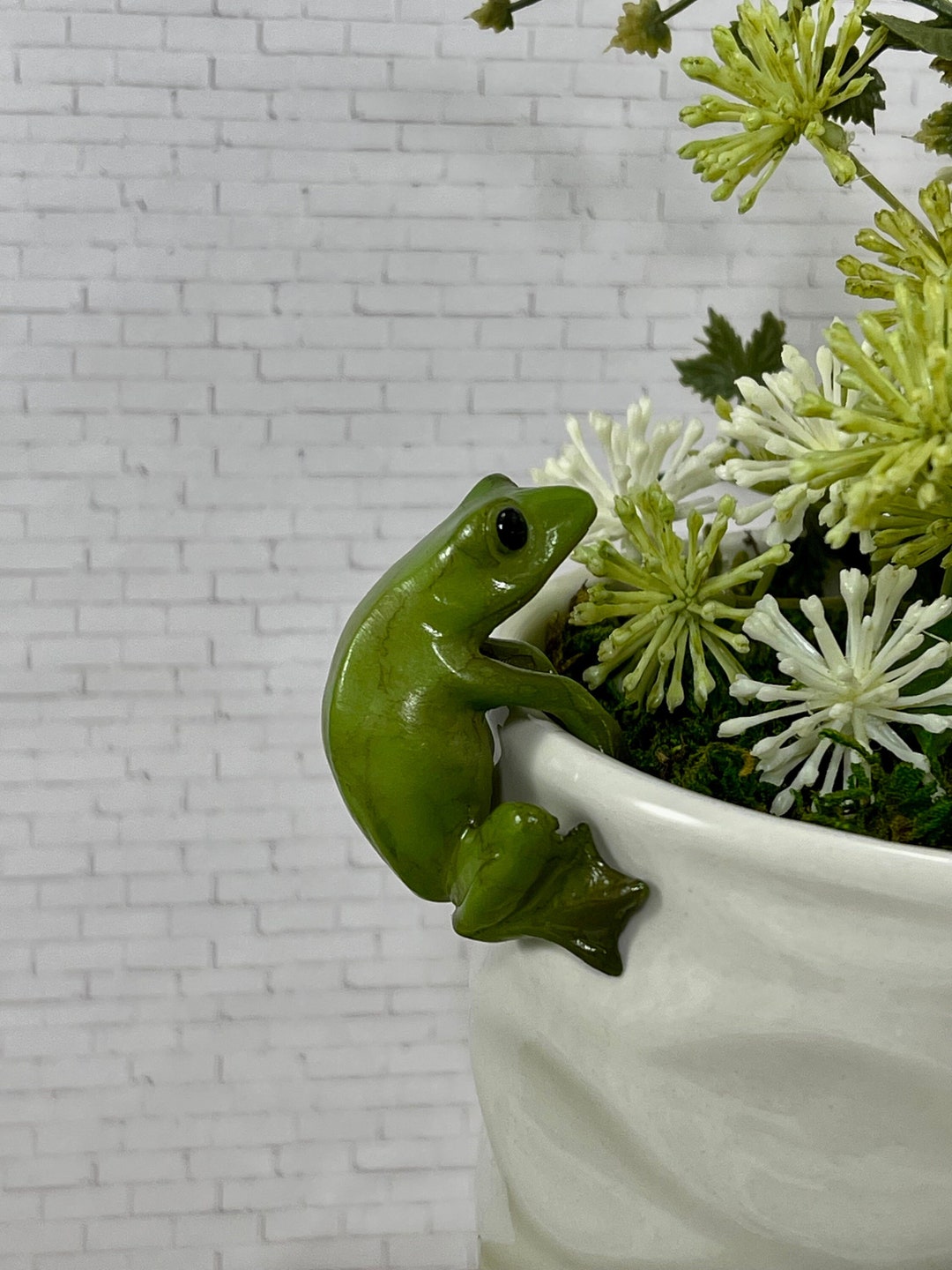 Frog Flower Pot Hugger Figurines, Miniature Supplies, Plant Accessory ...