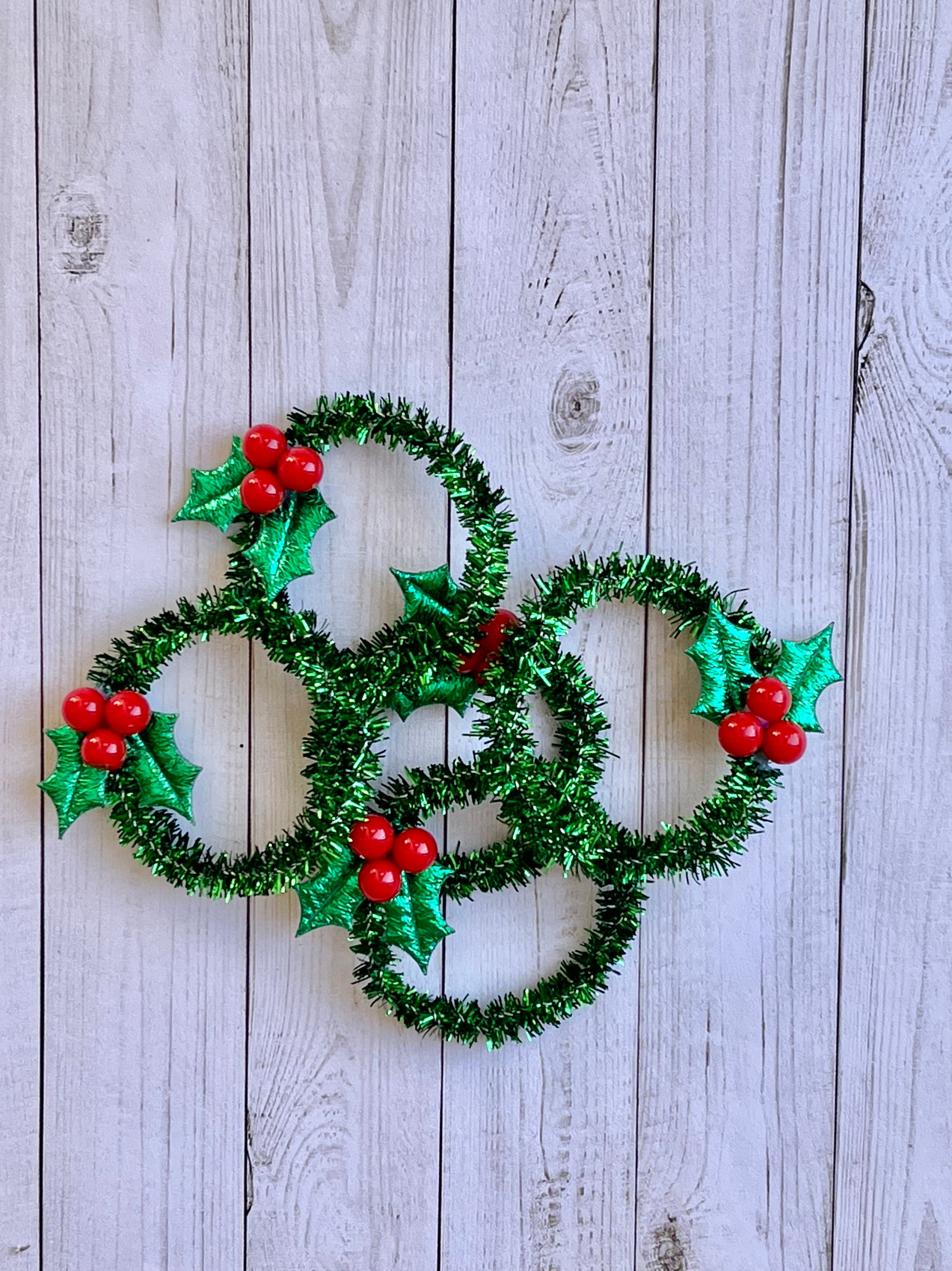 ONE Miniature Christmas Holly Berry, Tinsel Wreath, Dollhouse Mini ...