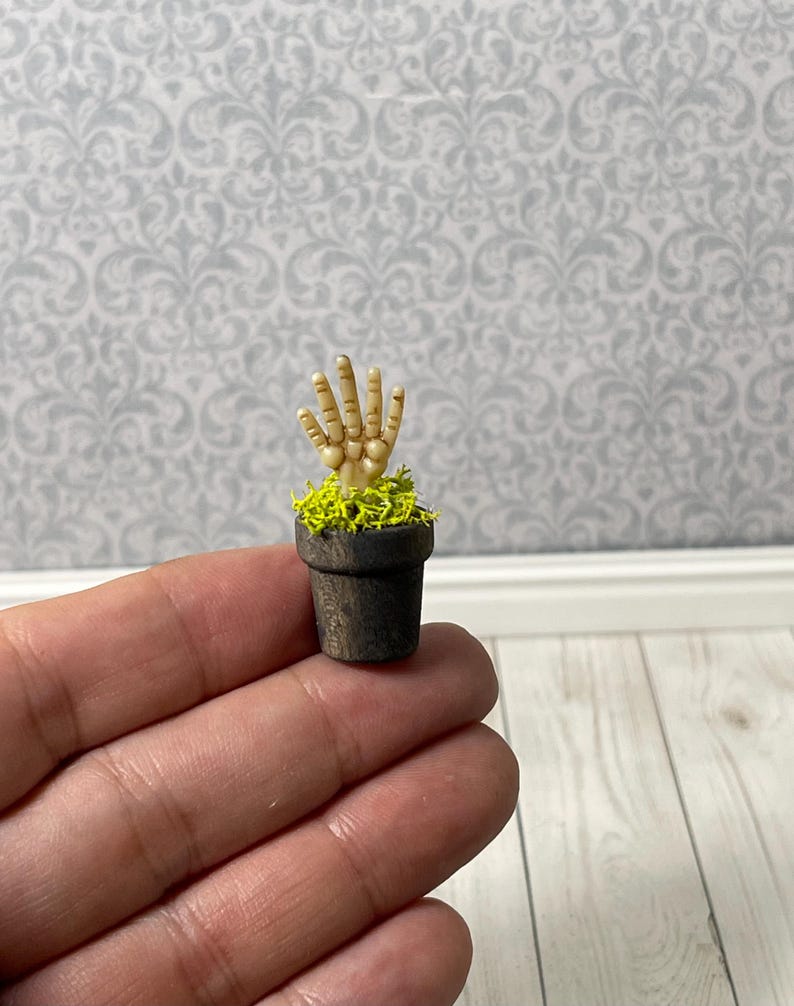 Miniature Halloween Creepy Skeleton Hand Pot, Dollhouse Accessory ...