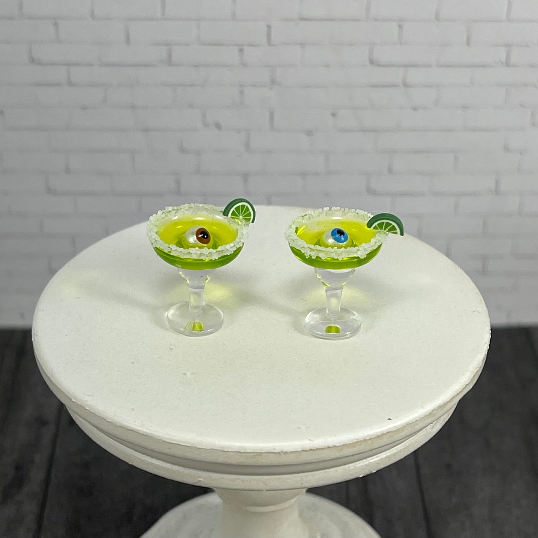 ONE Halloween Margarita, Halloween Cocktail With Eyeball, Halloween ...