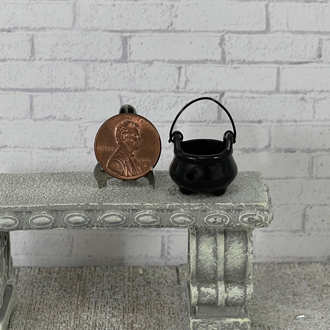 Miniature Cauldron, Dollhouse 1:12 Scale Mini Witch's Brew, Faux ...