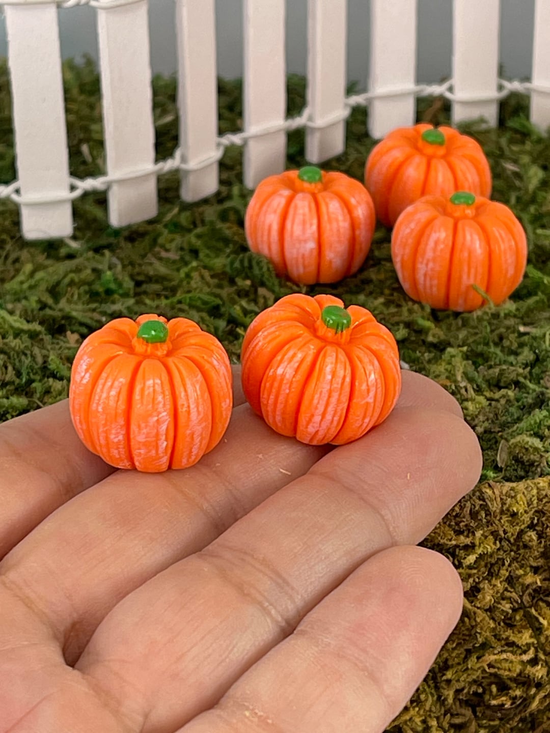 Miniature Dollhouse Pumpkins, Halloween Miniatures, Dollhouse Front Porch Minis, Fall Decor ...