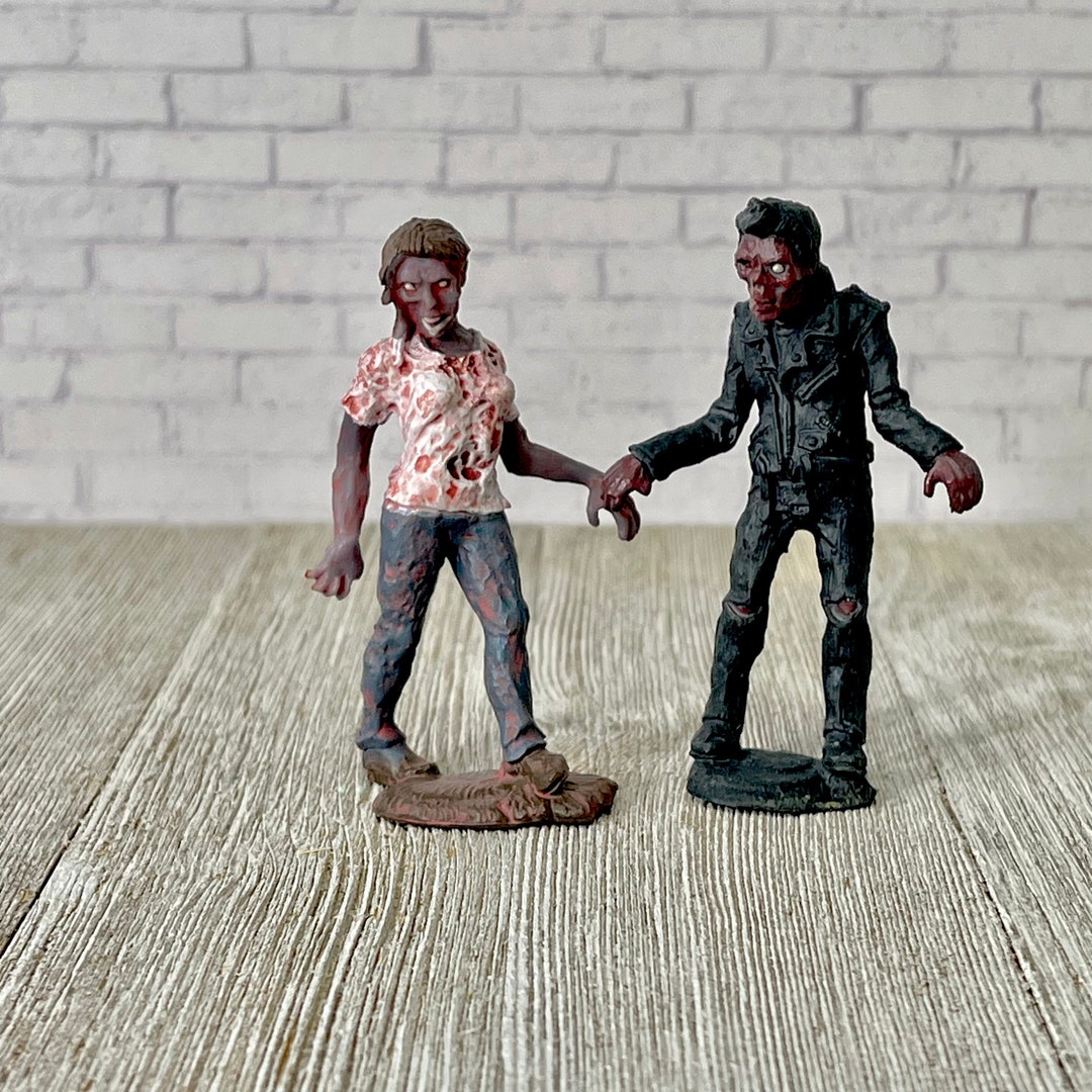 Miniature Zombie Couple, Mini Zombies, Figurines for Halloween ...