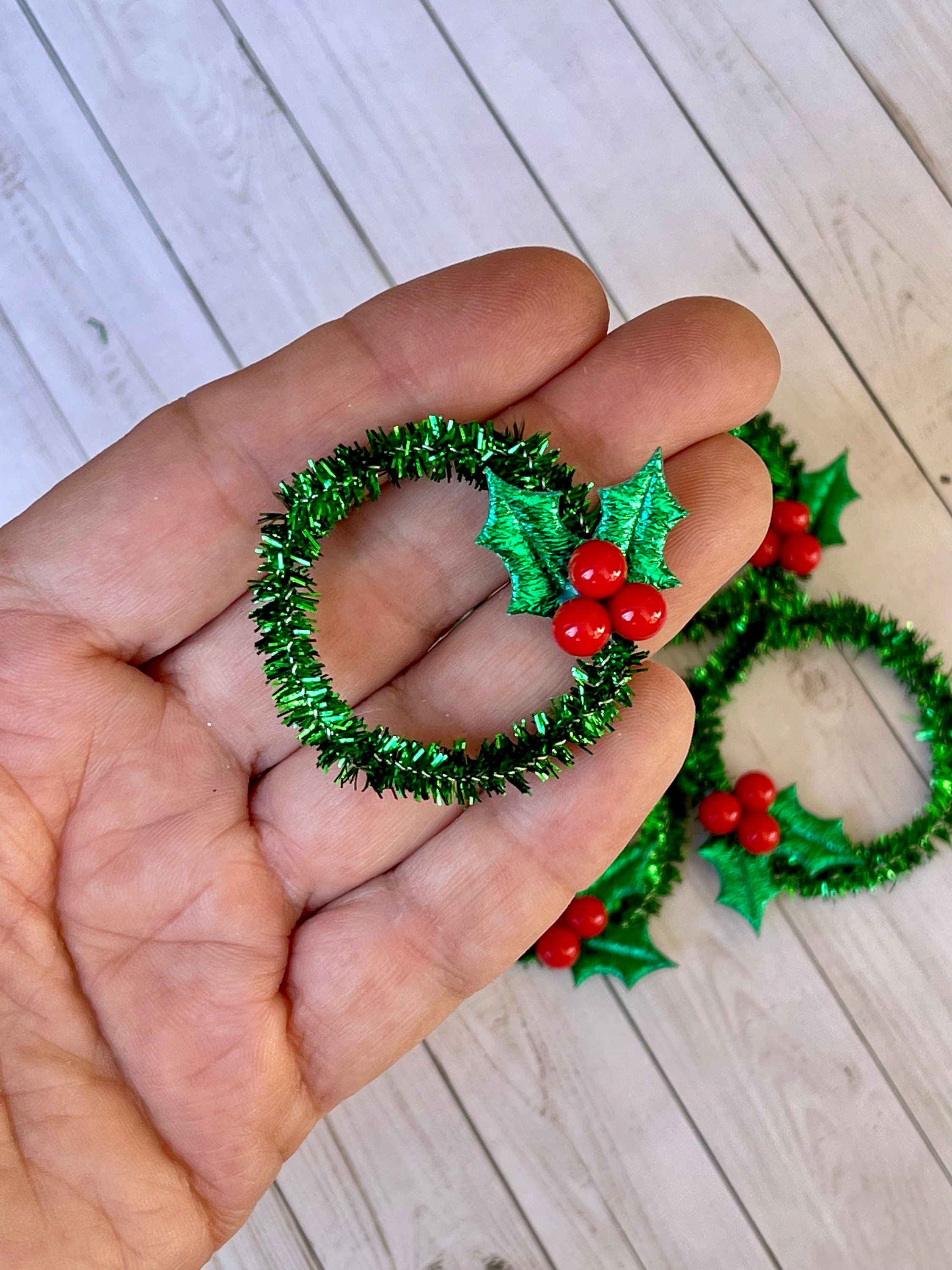 ONE Miniature Christmas Holly Berry, Tinsel Wreath, Dollhouse Mini ...