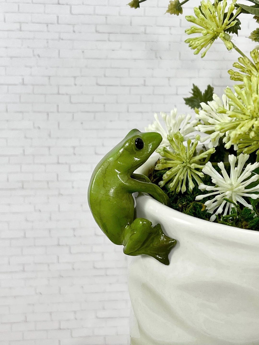 Frog Flower Pot Hugger Figurines, Miniature Supplies, Plant Accessory ...