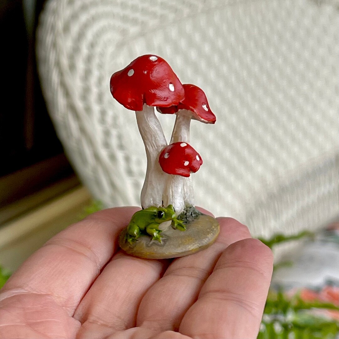 Miniature Mushrooms Toadstool Frog Toad, Fairy Garden Accessories ...