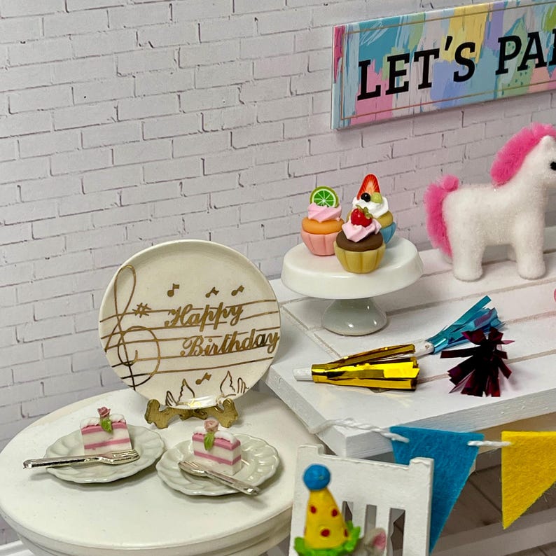 Miniature Birthday Party Hats, Dollhouse Fairy Garden Accessories ...
