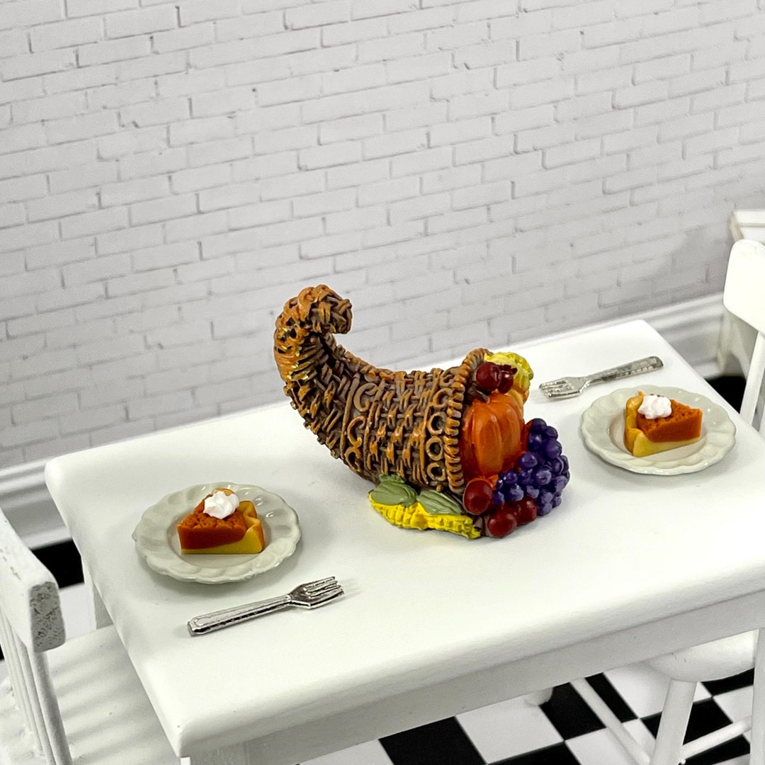 Miniature Cornucopia Thanksgiving Dollhouse Supply, Mini Pumpkin Pie ...