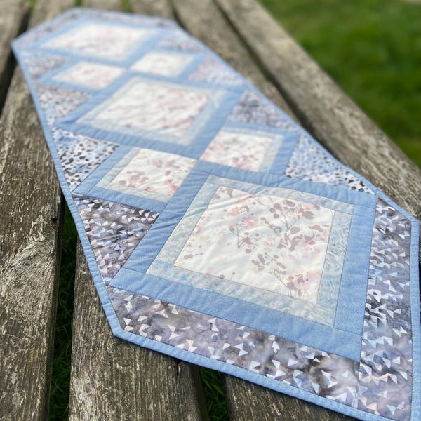 Francis Table Runner Pattern - Etsy Canada