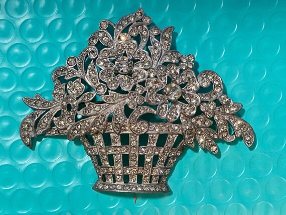 Gorgeous Trifari Recast Copy Flower Basket Brooch pin… - Gem