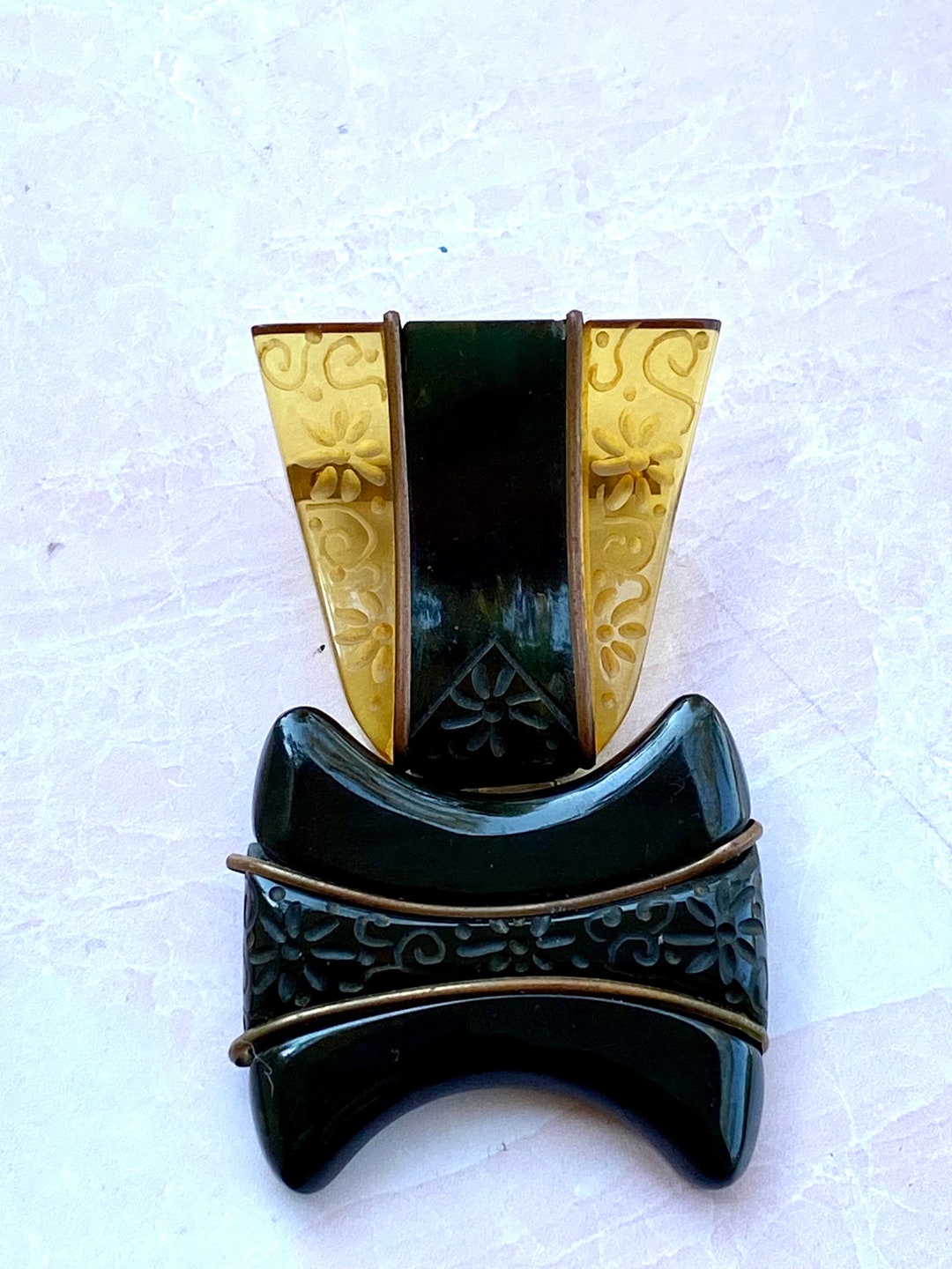 Big Vintage Bakelite Carved Artculated Hinged Brooch - Etsy