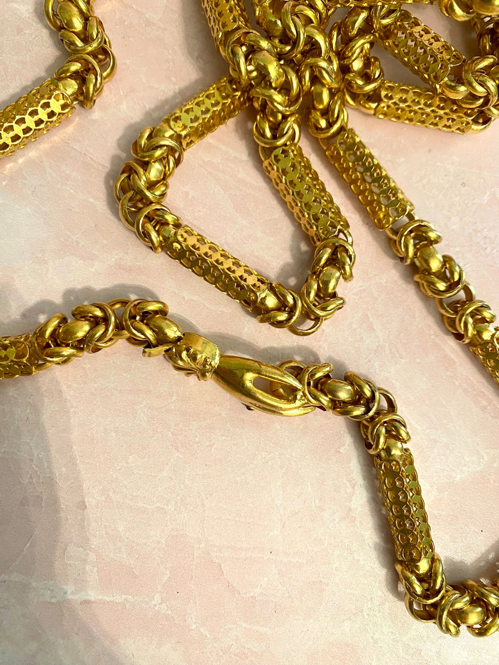 Georgian Pinchbeck Gold Muff Fancy Chain Link With Figural Hand Clasp ...