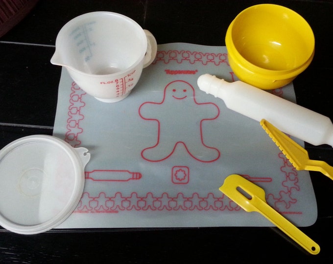 7 Piece Tupperware Toy Kitchen Baking Set From the 1970's - Etsy