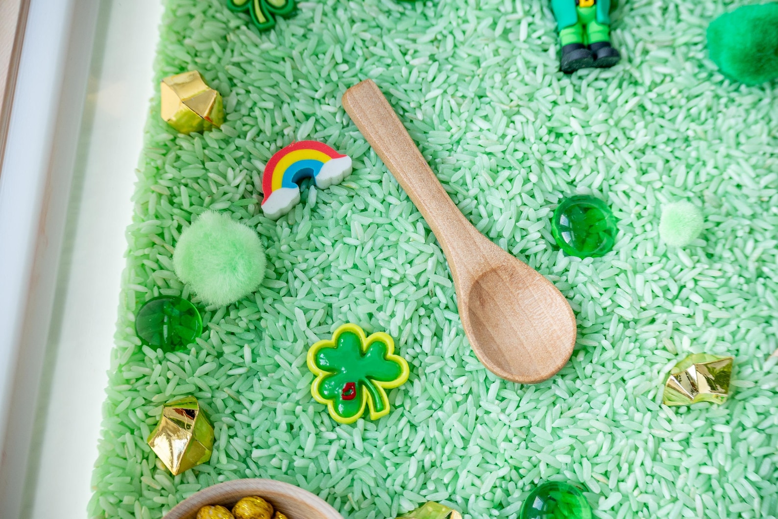 Leprechaun Sensory Bin, St. Patrick's Day Sensory Bin, St. Patrick's ...