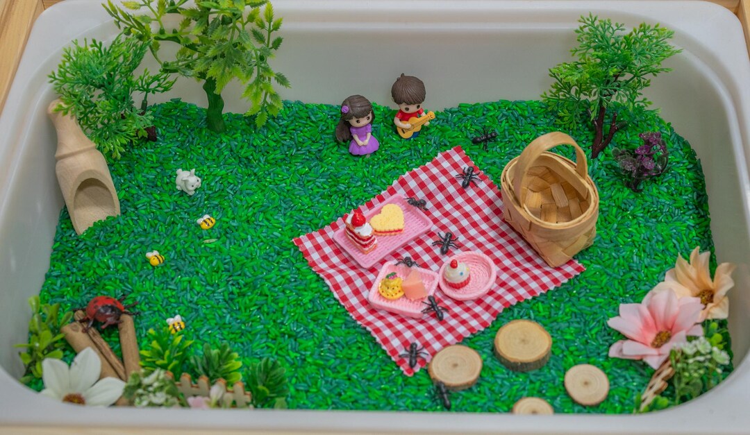 Picnic Sensory Bin for Kids | Summer Pretend Play | Montessori Fine ...