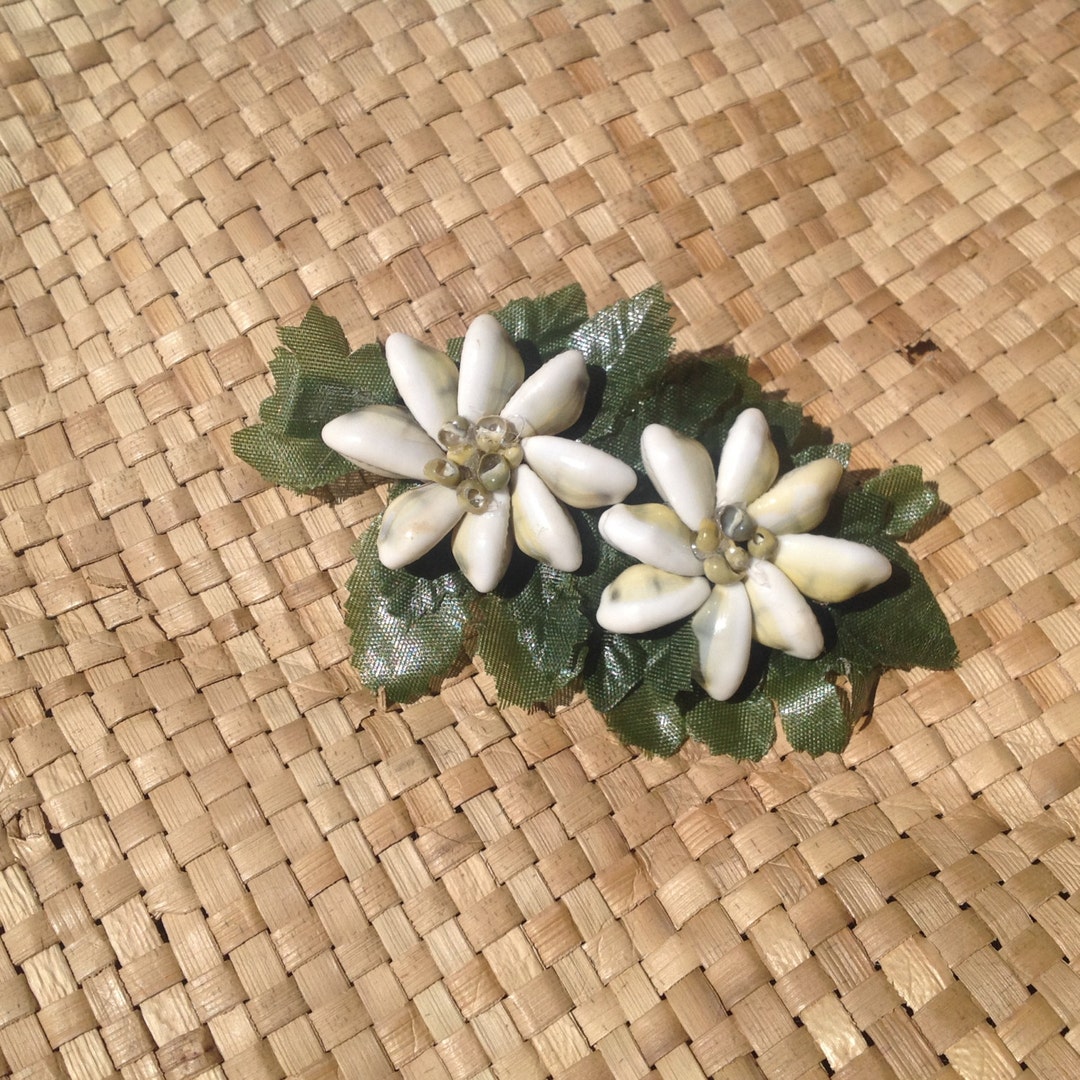 Double Rosettes Shell With Mongo Shells Hair Clip..clip Measures 3.5 ...