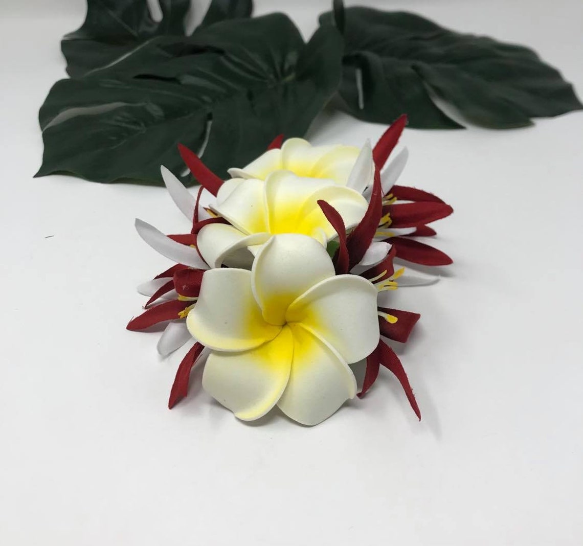 Hawaiian Triple Plumeria Flower Hair Clip. Wedding Flower, Bridesmaids ...
