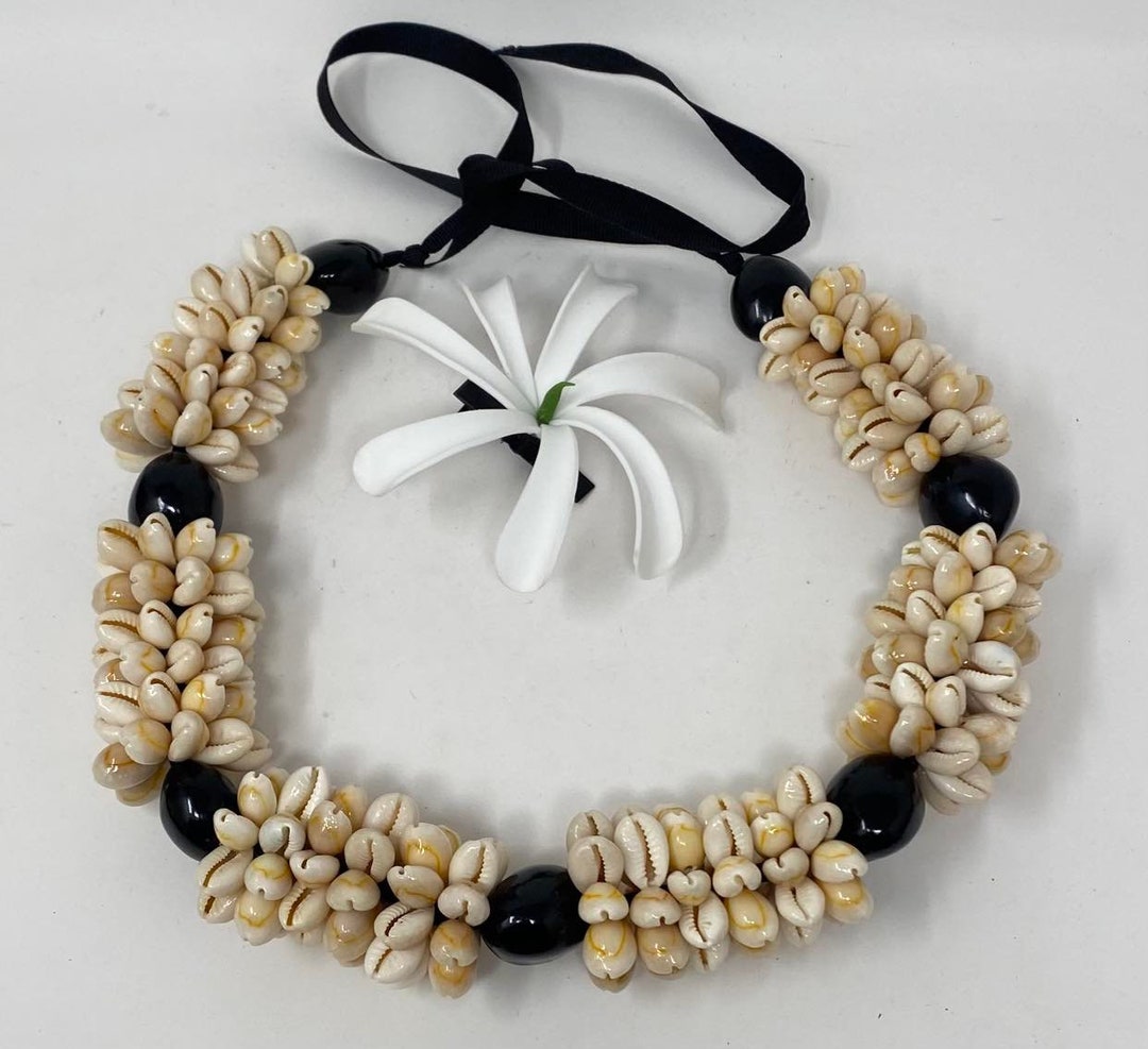Hawaiian Shell Rosettes Lei/necklace. Kukui Nut Lei/necklace. Perfect ...