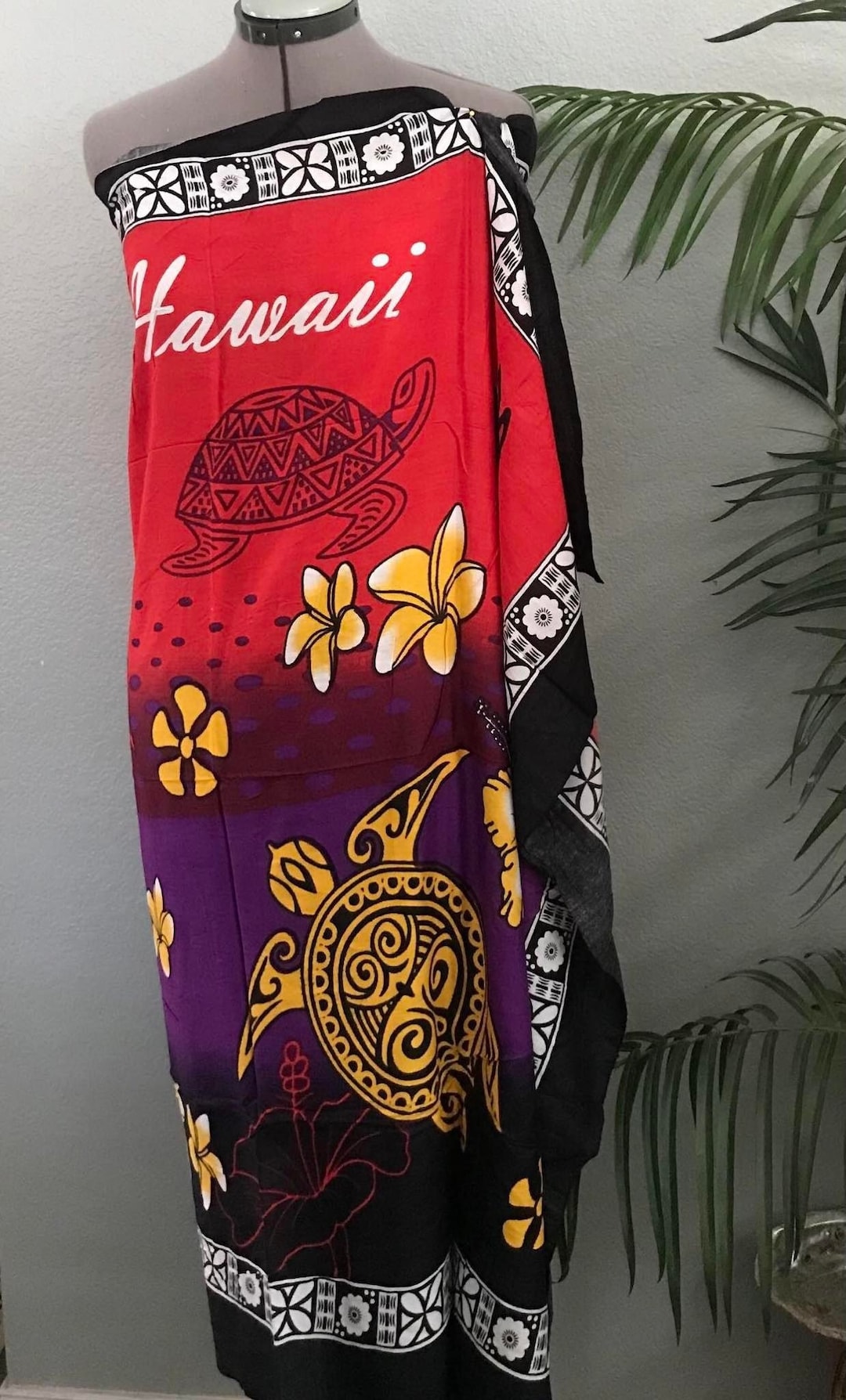 Large Hawaiian Floral With Turtles Sarong/pareu, Pareo or Tupenu. Beach ...