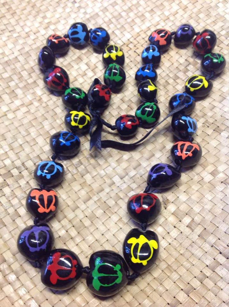 Hawaiian Multi-turtle Painted Kukui Nut Lei. Perfect for Luau, Beach ...