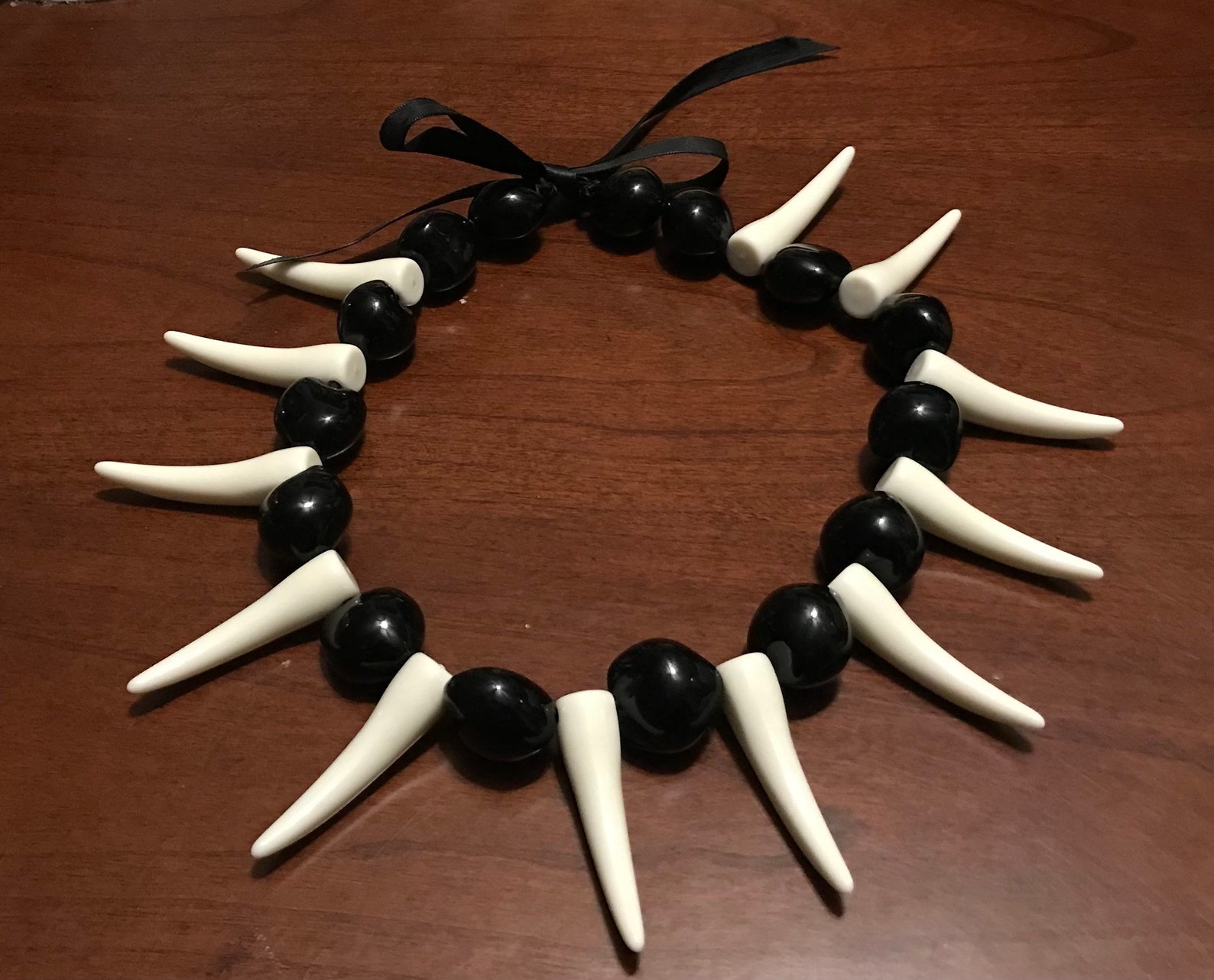 Ula Nifo - Samoan Tooth Necklace. Ula Nifo is Worn for Samoan Festive ...