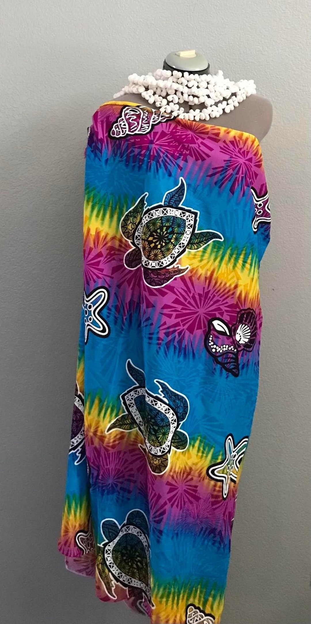 Hawaiian Floral & Tribal Sarong/pareu, Pareo or Tupenu. Beach Wear ...