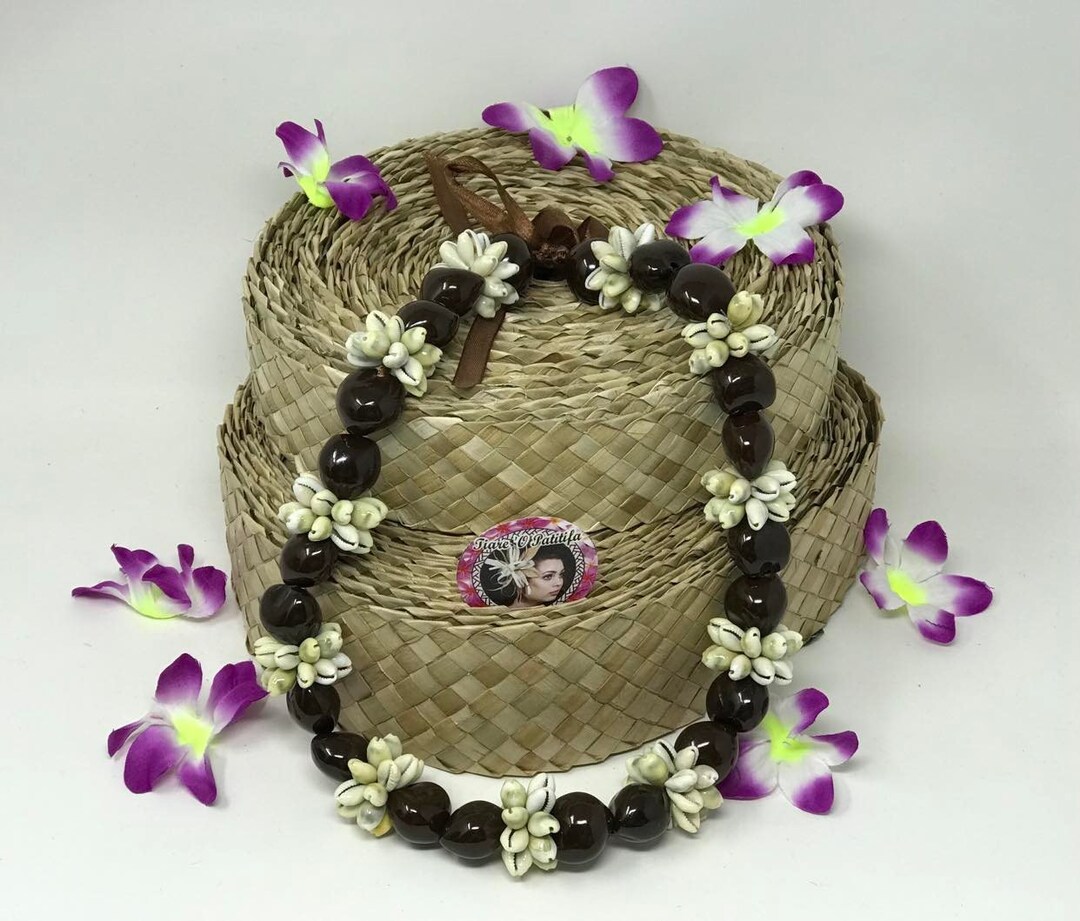Hawaiian Kukui Nut Shell & Cowrie Shells Rosettes Lei/necklace. Perfect ...