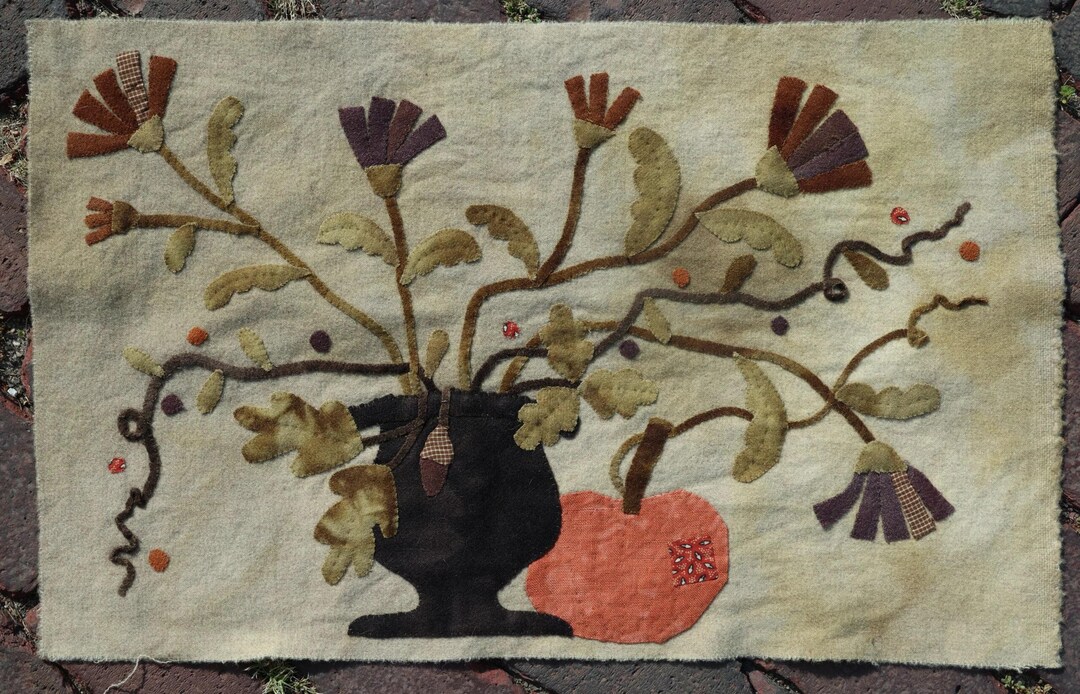 Primitive Wool Applique Table Runner Pattern - Autumn Has Arrived by ...