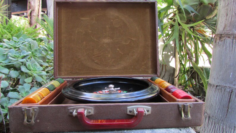 Metro Games of New York Portable Roulette Set With Bakelite Handle and ...