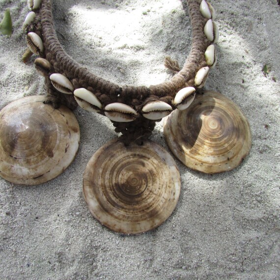 Vintage Tribal Shell Necklace Papua New Guinea Oceania - Gem