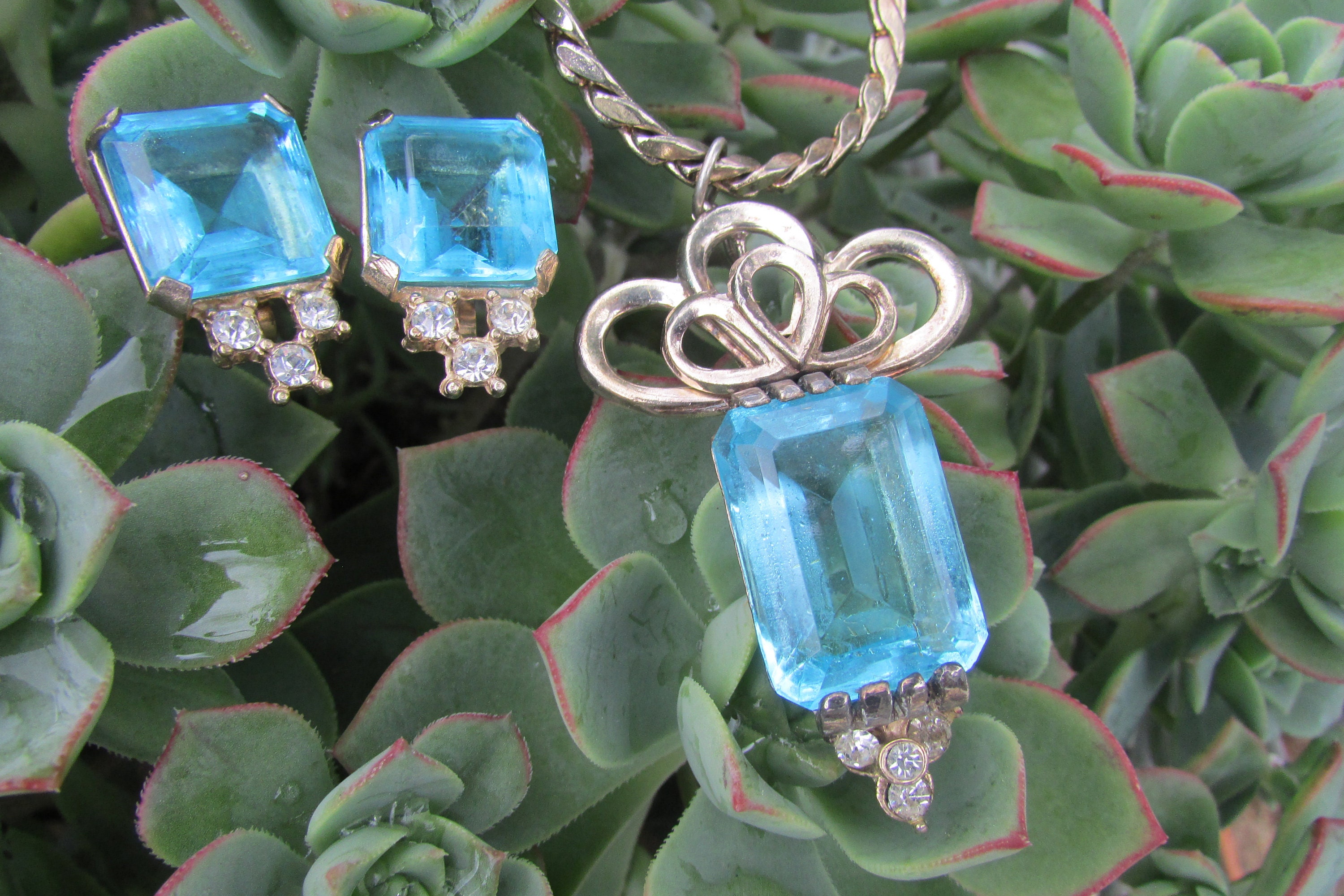 Kafin New York Costume Jewelry Set Necklace With Large Blue Pendant and ...