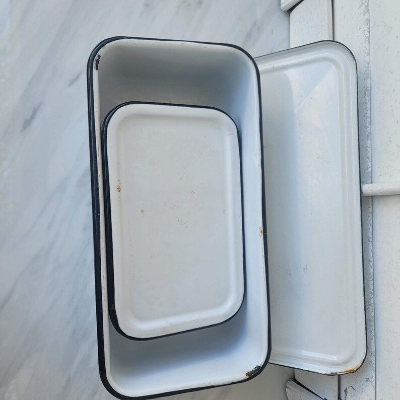 Antique White Enamelware Basin With Lid, Farmhouse Decor (15.5x8x4.75 ...
