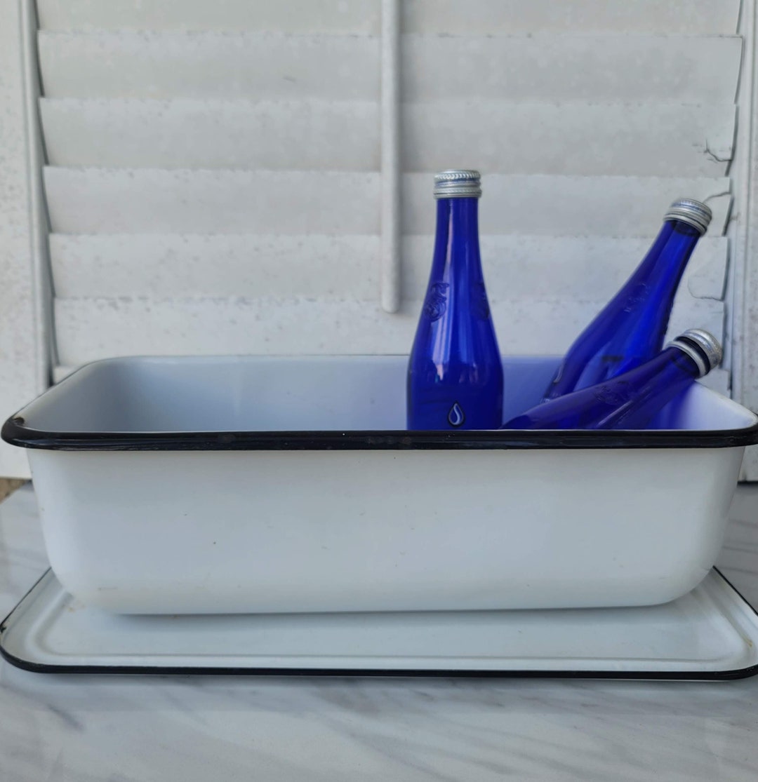 Antique White Enamelware Basin With Lid, Farmhouse Decor (15.5x8x4.75 ...